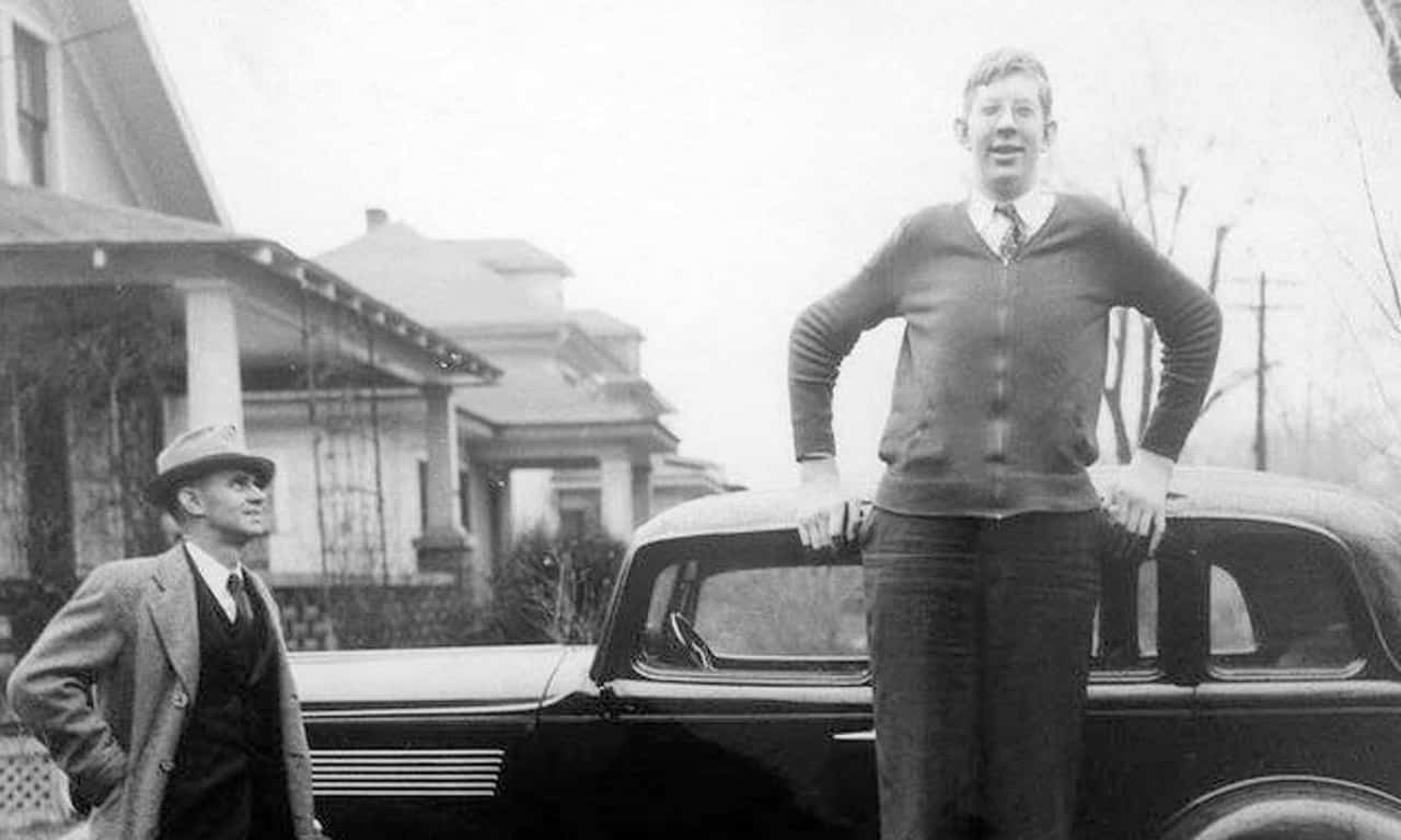 Världens längsta man genom tiderna - Robert Wadlow - Direktnyheter
